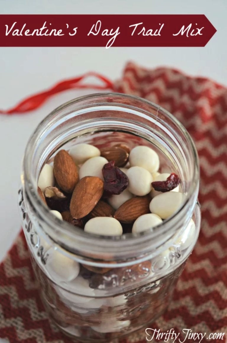Valentines Day Trail Mix Recipe - Thrifty Jinxy