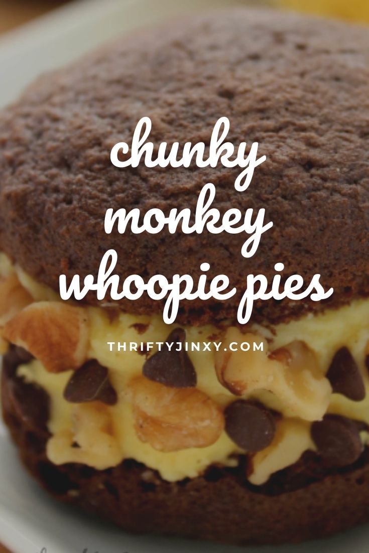 Chunky Monkey Whoopie Pies Recipe - Yummy Chocolate Banana Treat ...