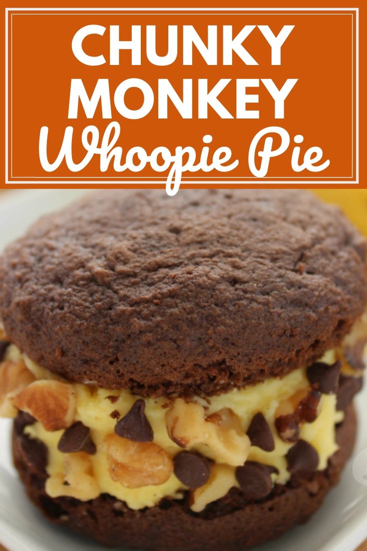 Chunky Monkey Whoopie Pies Recipe - Yummy Chocolate Banana Treat ...