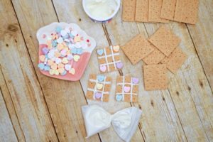 Valentine’s Tic Tac Toe Sweet Treat & Game Tutorial - Thrifty Jinxy