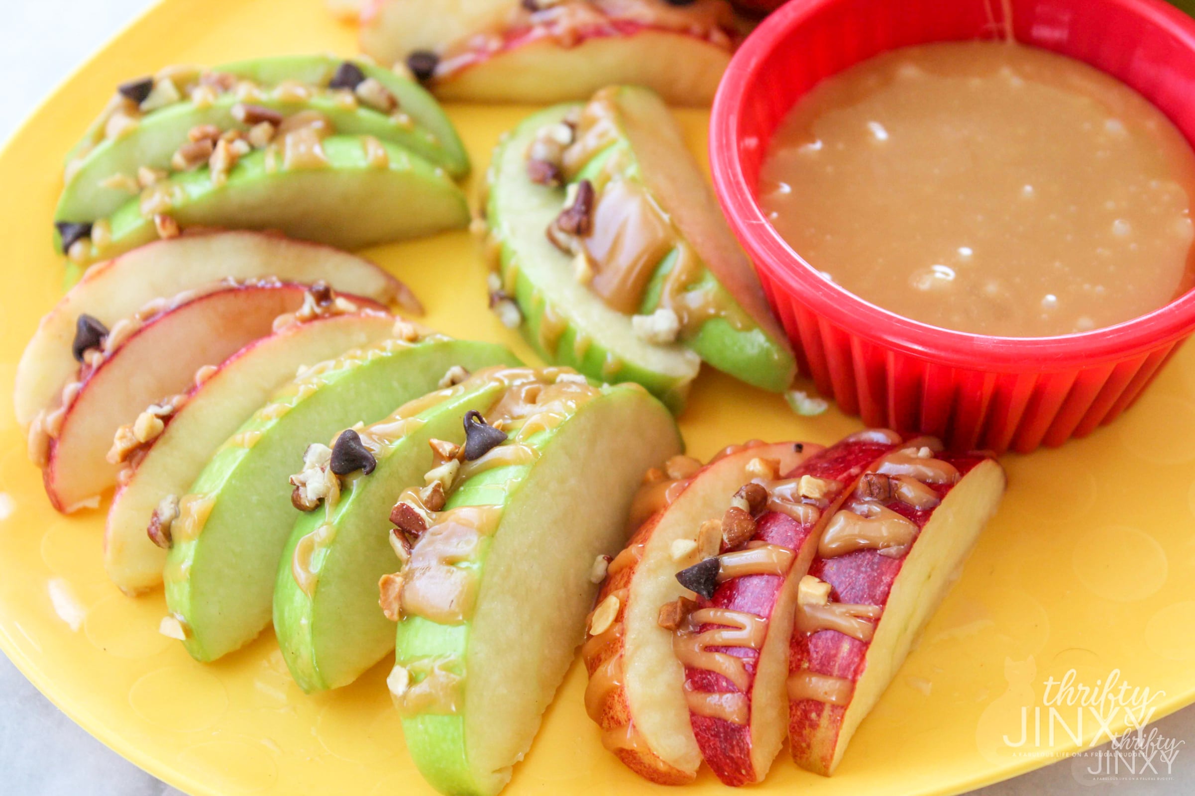 Quick Apple Sandwiches (easy snack idea) - Thrifty Jinxy