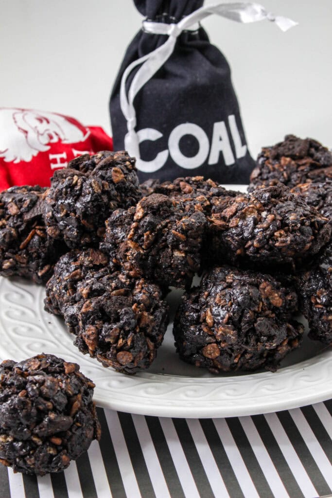How to Make Christmas Coal with Oreos: A Fun Holiday Treat! - Thrifty Jinxy