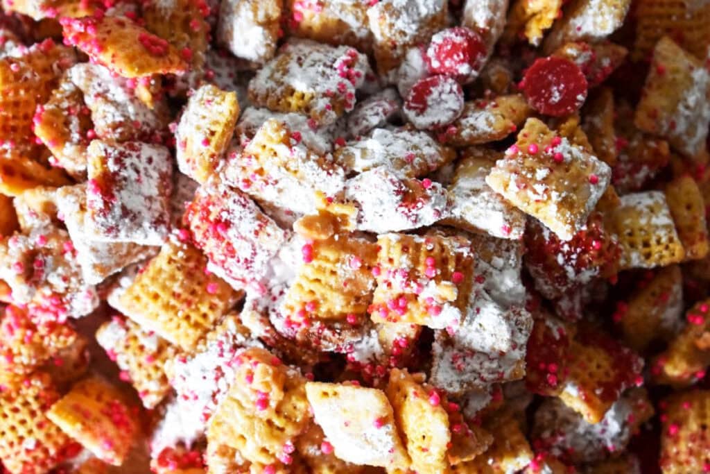 Valentine Peanut Butter Puppy Chow Recipe - Thrifty Jinxy
