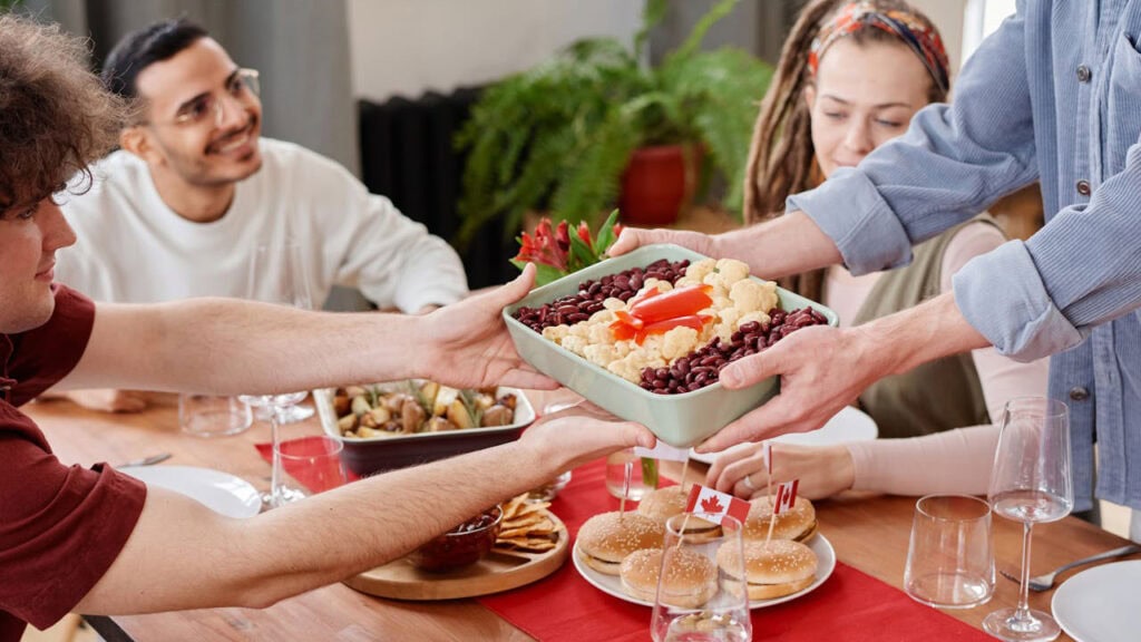 8 things you can do with your friends that cost $0 - Thrifty Jinxy