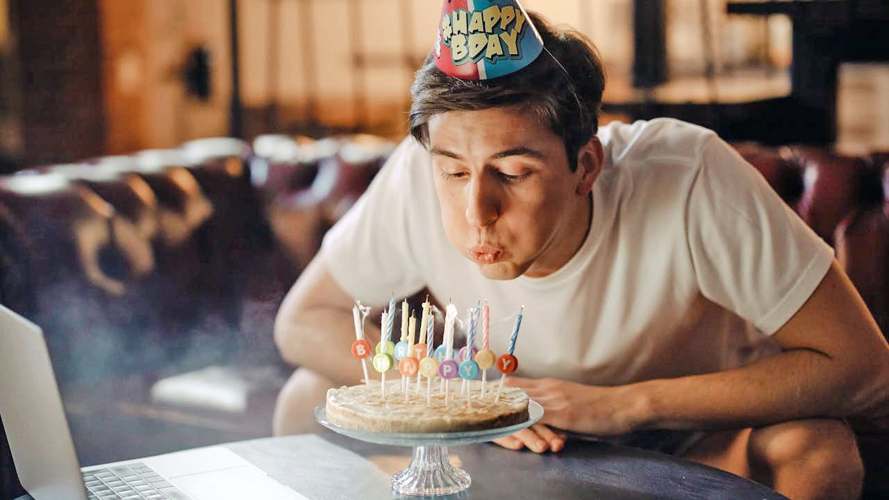 10 Places That’ll Give You Free Food on Your Birthday This Year ...