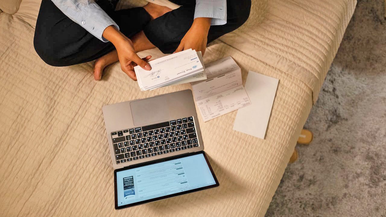 9 clever ways to stretch one paycheck into two - Thrifty Jinxy