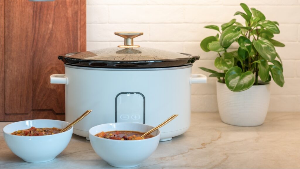 25 slow cooker dinners that quietly cut your food budget - Thrifty Jinxy